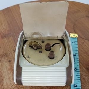 Westclox | Accents | Vintage Westclox Bakelite Art Deco Mcm Travel Alarm Clock Like Marilyn ...